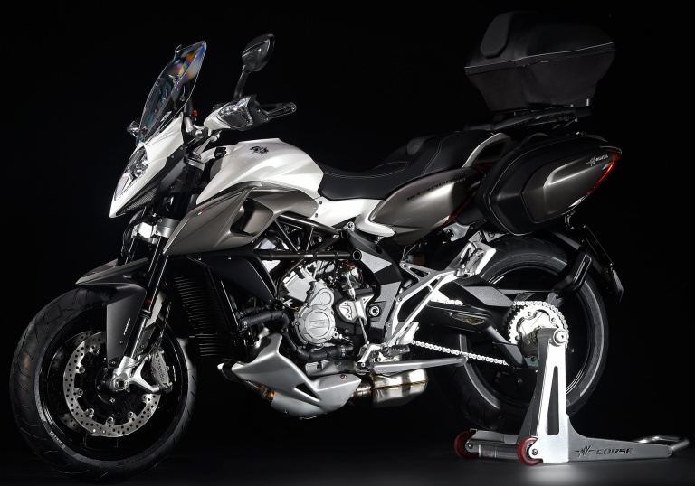 STRADALE800に、より積載性がUPしたTouring Editionが登場！ - バイクニュース - タンデムスタイル