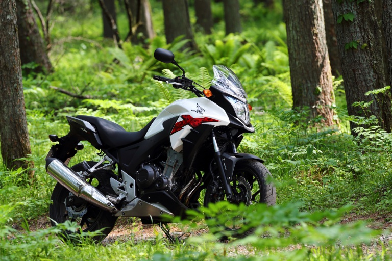 新型の登場前に復習しておきたい!! 2013年 400X - バイクニュース - タンデムスタイル