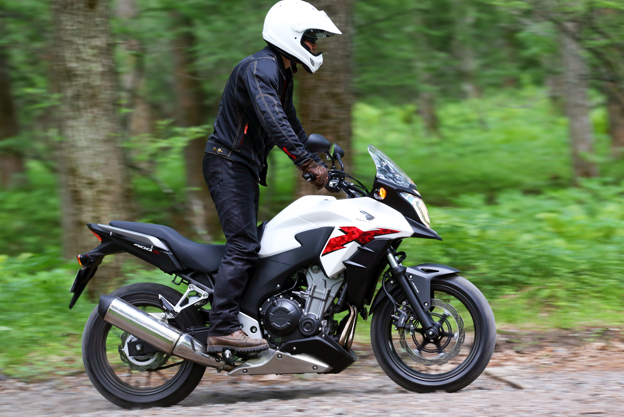 新型の登場前に復習しておきたい!! 2013年 400X - バイクニュース - タンデムスタイル