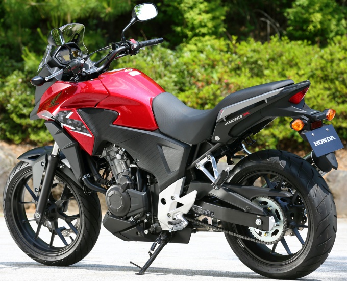 新型の登場前に復習しておきたい!! 2013年 400X - バイクニュース - タンデムスタイル