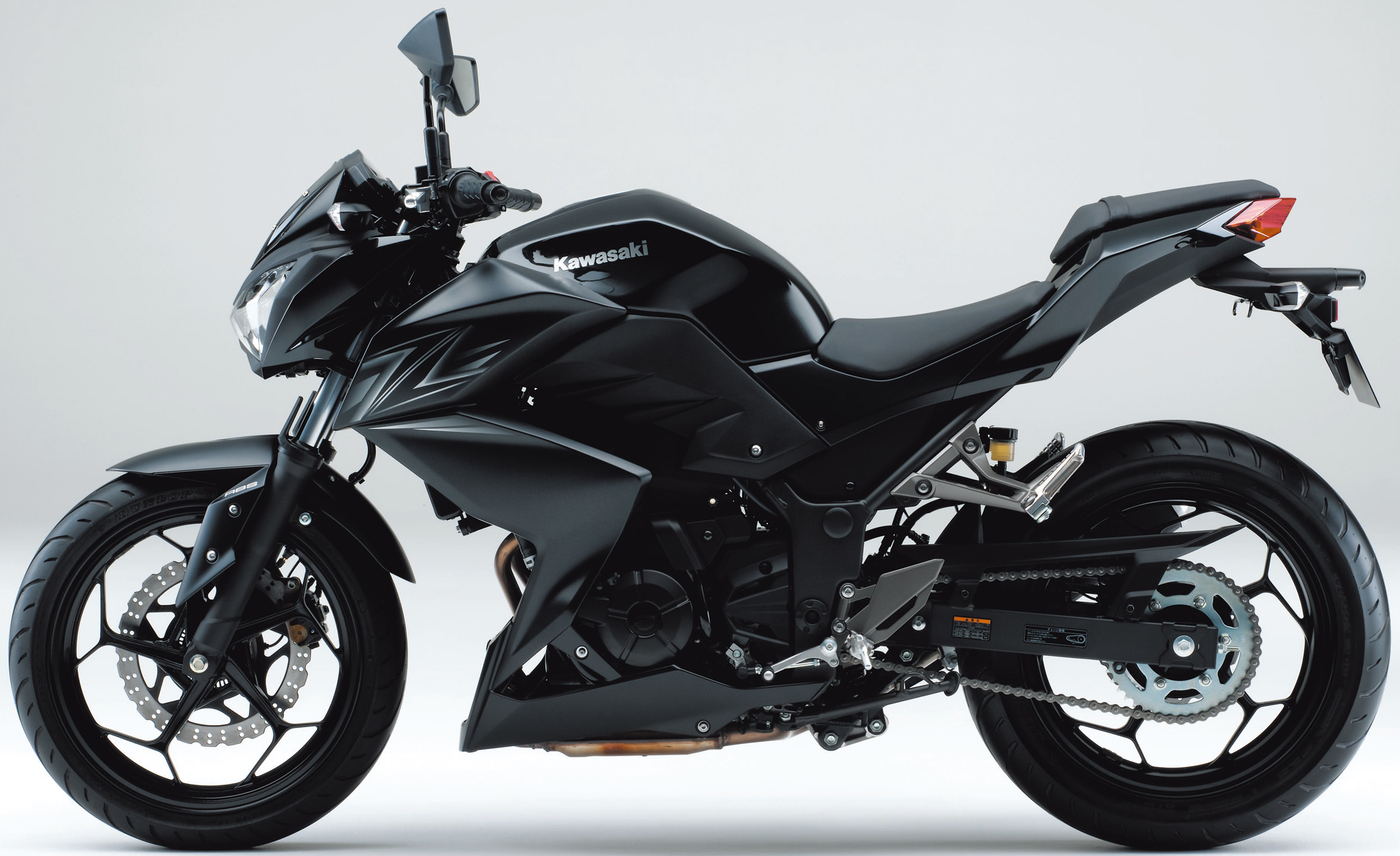 2016年モデルのZ250 ABSが黒をまとい、16年2月1日より新登場!! - バイクニュース - タンデムスタイル