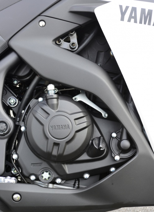 YZF-R1の血統を受け継いだ250ccスーパーバイク・YZF-R25 - バイクニュース - タンデムスタイル