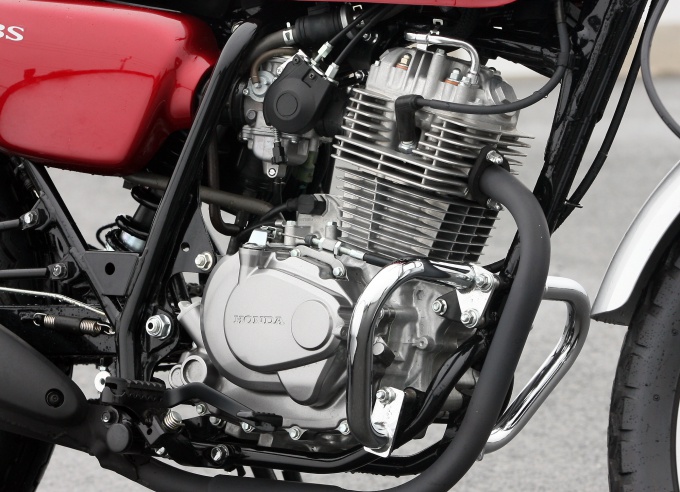 2008年登場のCB223Sは、FTR譲りのフレンドリーさにレトロテイストがMIX - バイクニュース - タンデムスタイル