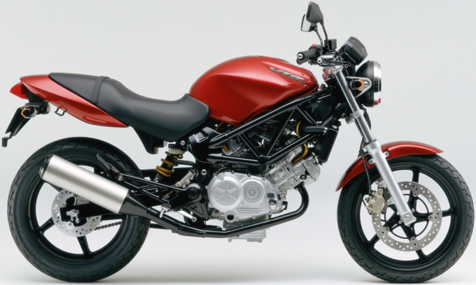 ホンダVTRまとめ：伝統の250cc Vツインネイキッドの歴史と魅力を徹底解説 - バイクニュース - タンデムスタイル