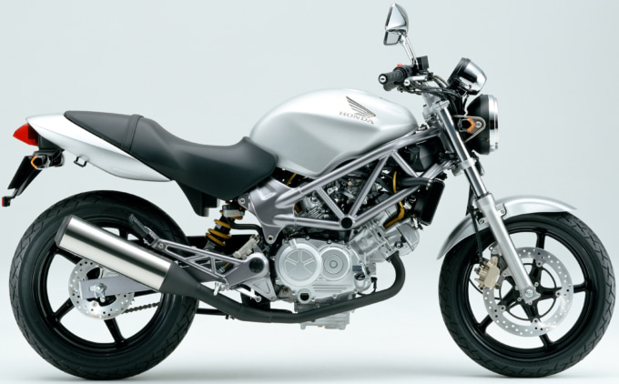 ホンダVTRまとめ：伝統の250cc Vツインネイキッドの歴史と魅力を徹底解説 - バイクニュース - タンデムスタイル