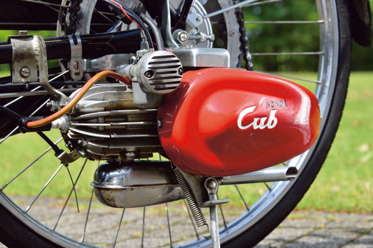 HONDA Cub F ： - バイク車両インプレ・解説 - タンデムスタイル