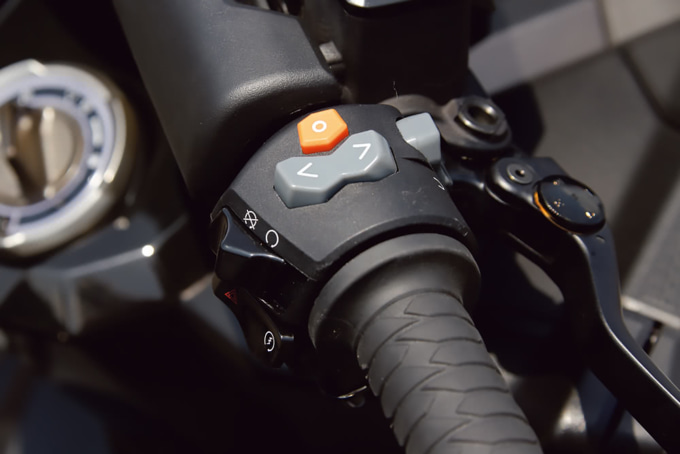 KYMCO AK550：“旅のスリル”を存分に楽しめる性能と装備 | 車両インプレ・解説 | タンデムスタイル