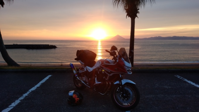 2016年のCB1300SF/SB E Package Special Editionは漆塗りイメージの特別カラーを採用 - バイクニュース - タンデムスタイル