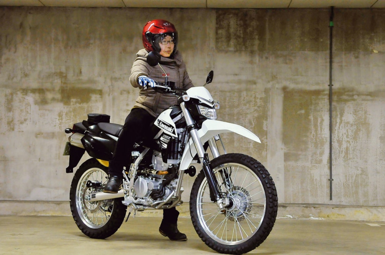 Kawasaki KLX250 - バイク足つき アーカイブ - タンデムスタイル