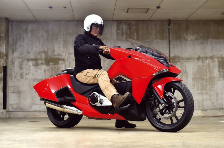 HONDA NM4-02 - バイク足つき アーカイブ - タンデムスタイル
