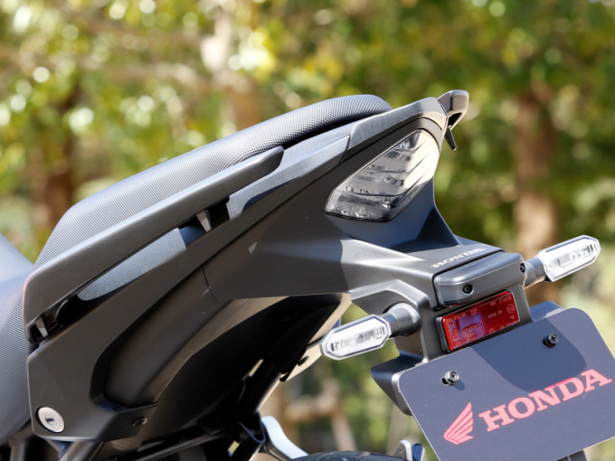 2019年 新型400Xに乗ってみた！新採用のフロント19インチでUターンや小回りもラクチン - バイクニュース - タンデムスタイル