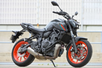YAMAHA MT-07 ABS ：ECUとFIの見直しで発進時の加速にパンチ！ - バイク車両インプレ・解説 - タンデムスタイル