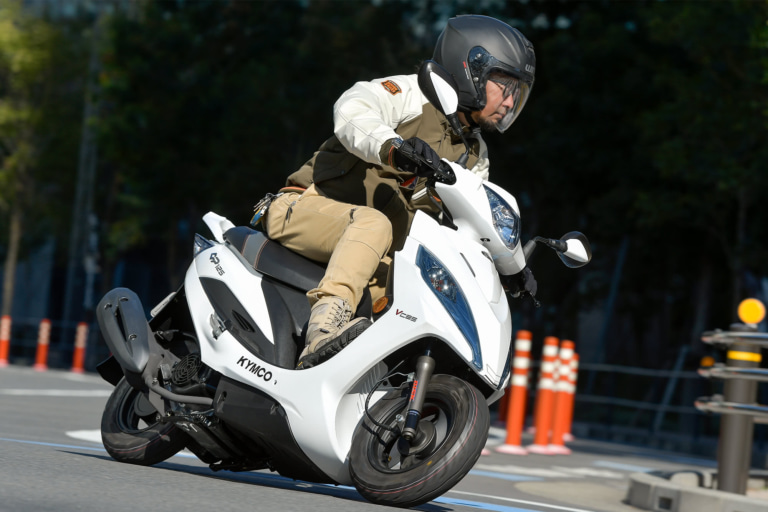 KYMCO GP125i VCBS (2020) ：軽快なフットワークは街乗りに向いている - バイク車両インプレ・解説 - タンデムスタイル