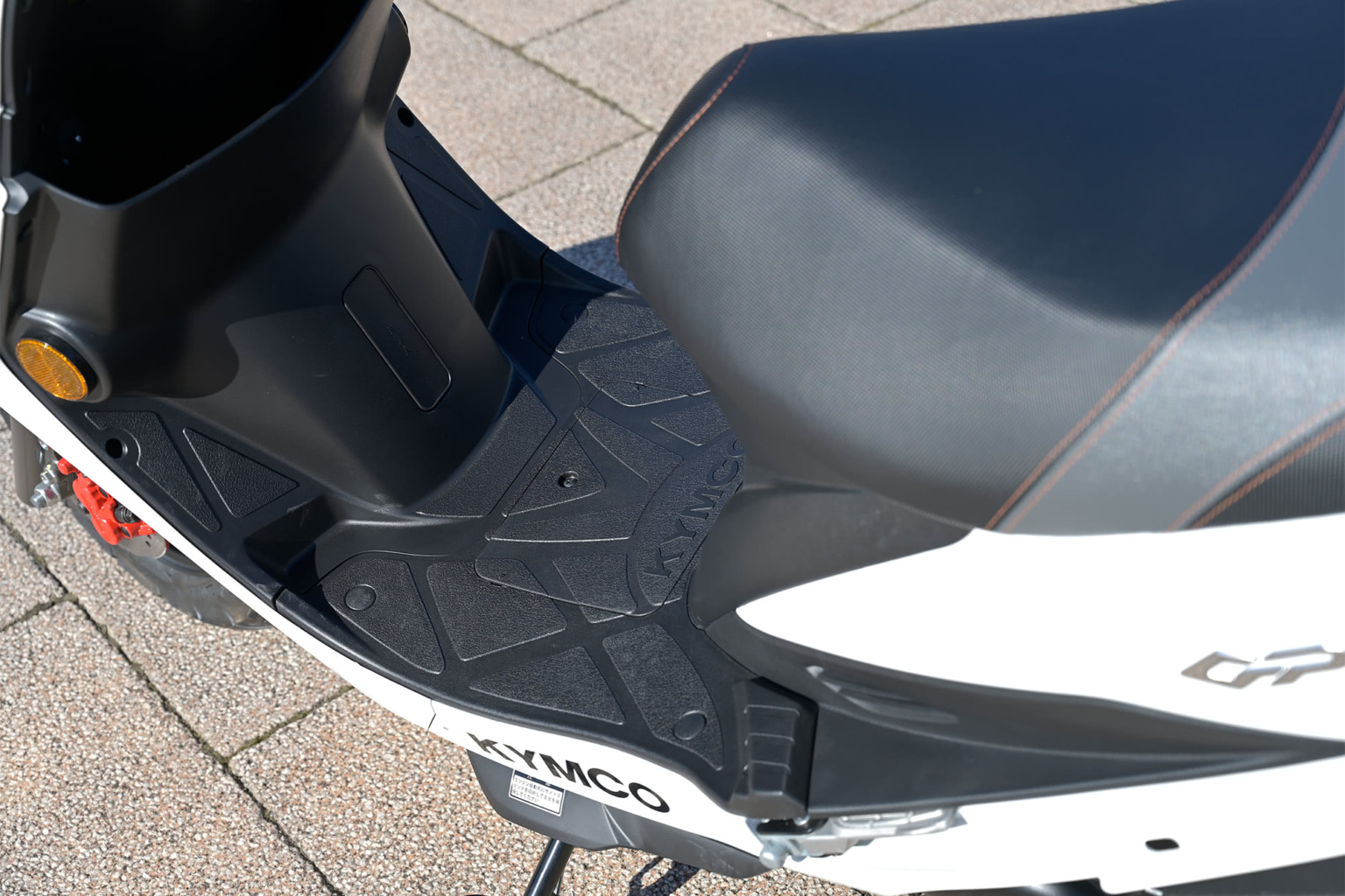 KYMCO GP125i VCBS (2020) ：軽快なフットワークは街乗りに向いている - バイク車両インプレ・解説 - タンデムスタイル