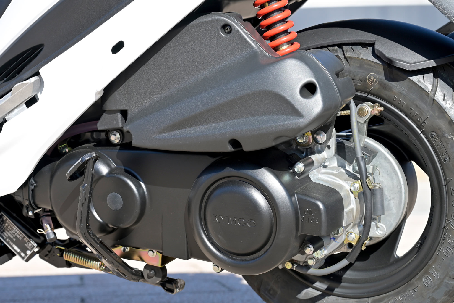 KYMCO GP125i VCBS (2020) ：軽快なフットワークは街乗りに向いている - バイク車両インプレ・解説 - タンデムスタイル