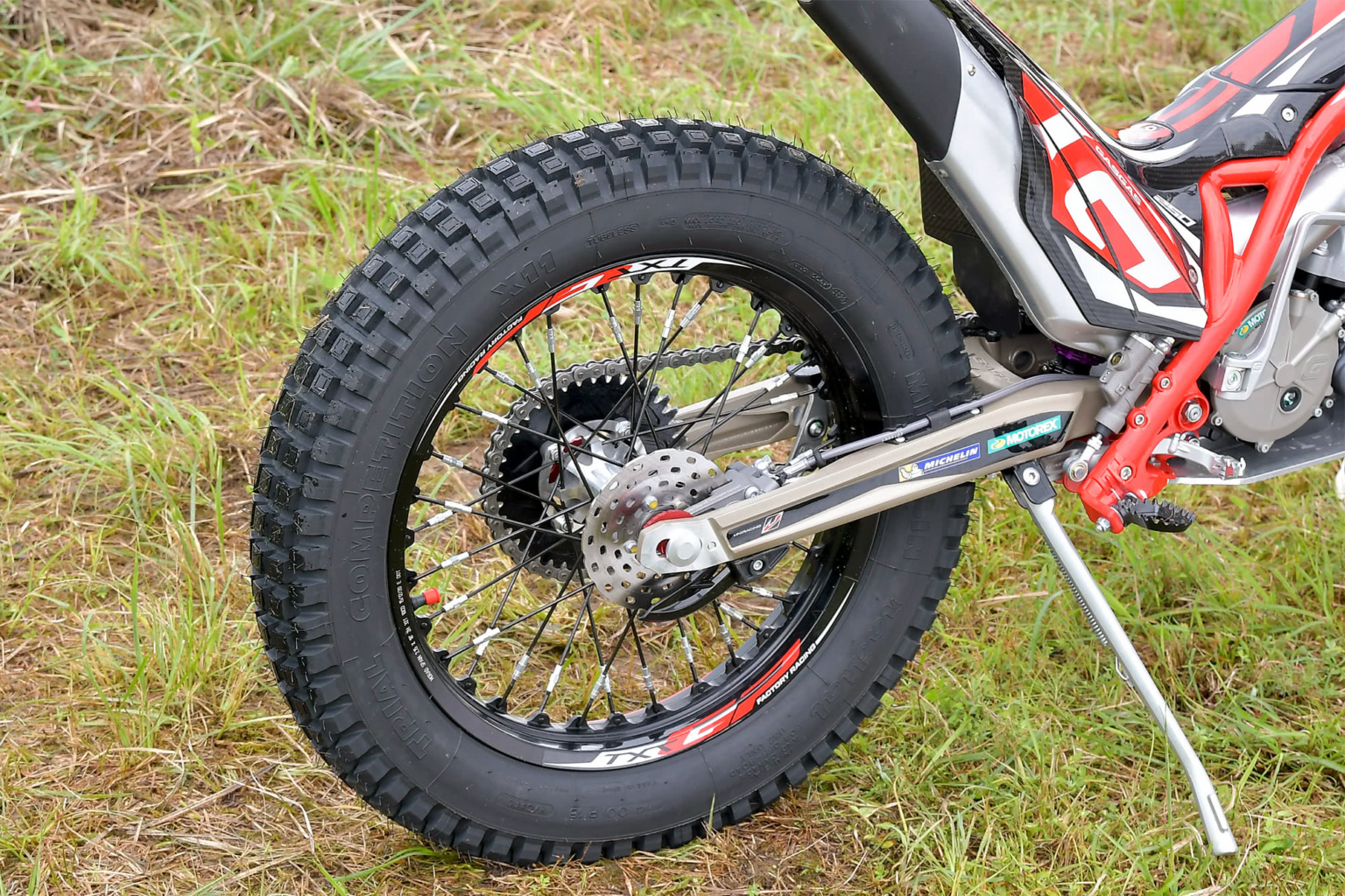 GASGAS TXT GP 250 ：ついついいろんなことをやりたくなってしまう - バイク車両インプレ・解説 - タンデムスタイル