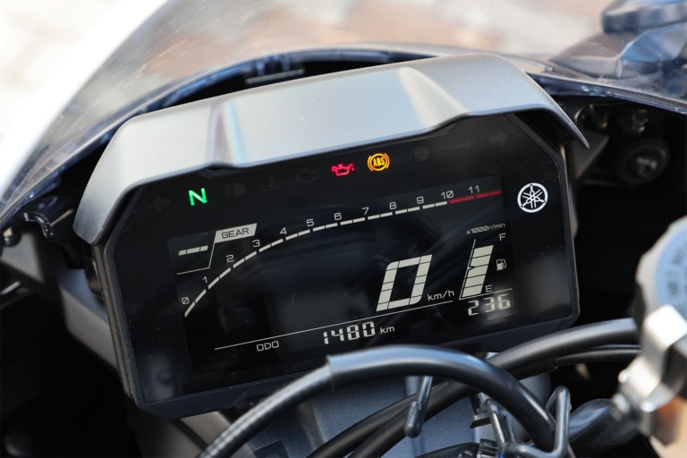 YAMAHA YZF-R7 ：街中からワインディングまで幅広いステージで活躍する予感 - バイク車両インプレ・解説 - タンデムスタイル