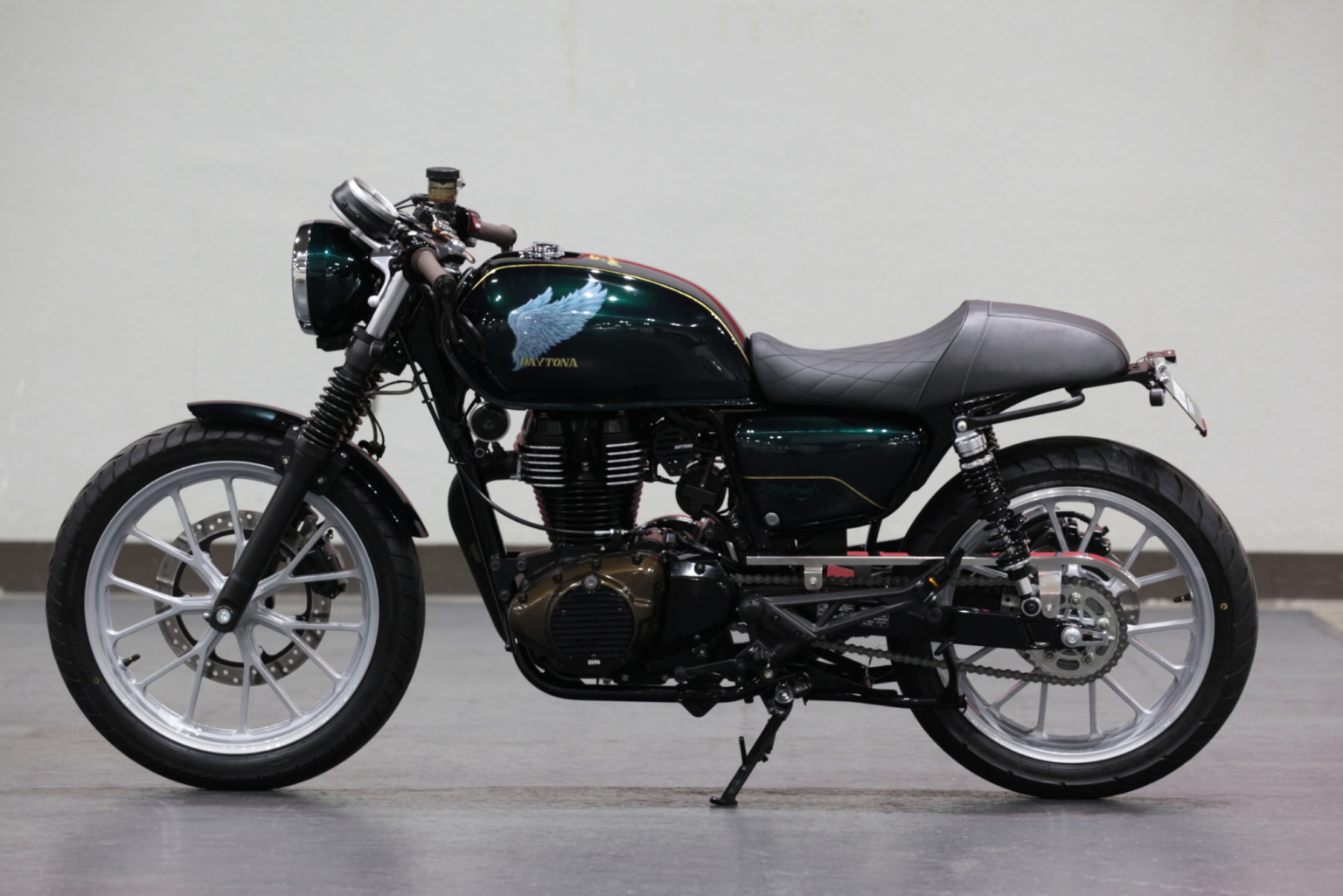 ボルトオンで簡単！GB350をカフェスタイルにできるデイトナ製カスタムパーツ - バイクニュース - タンデムスタイル