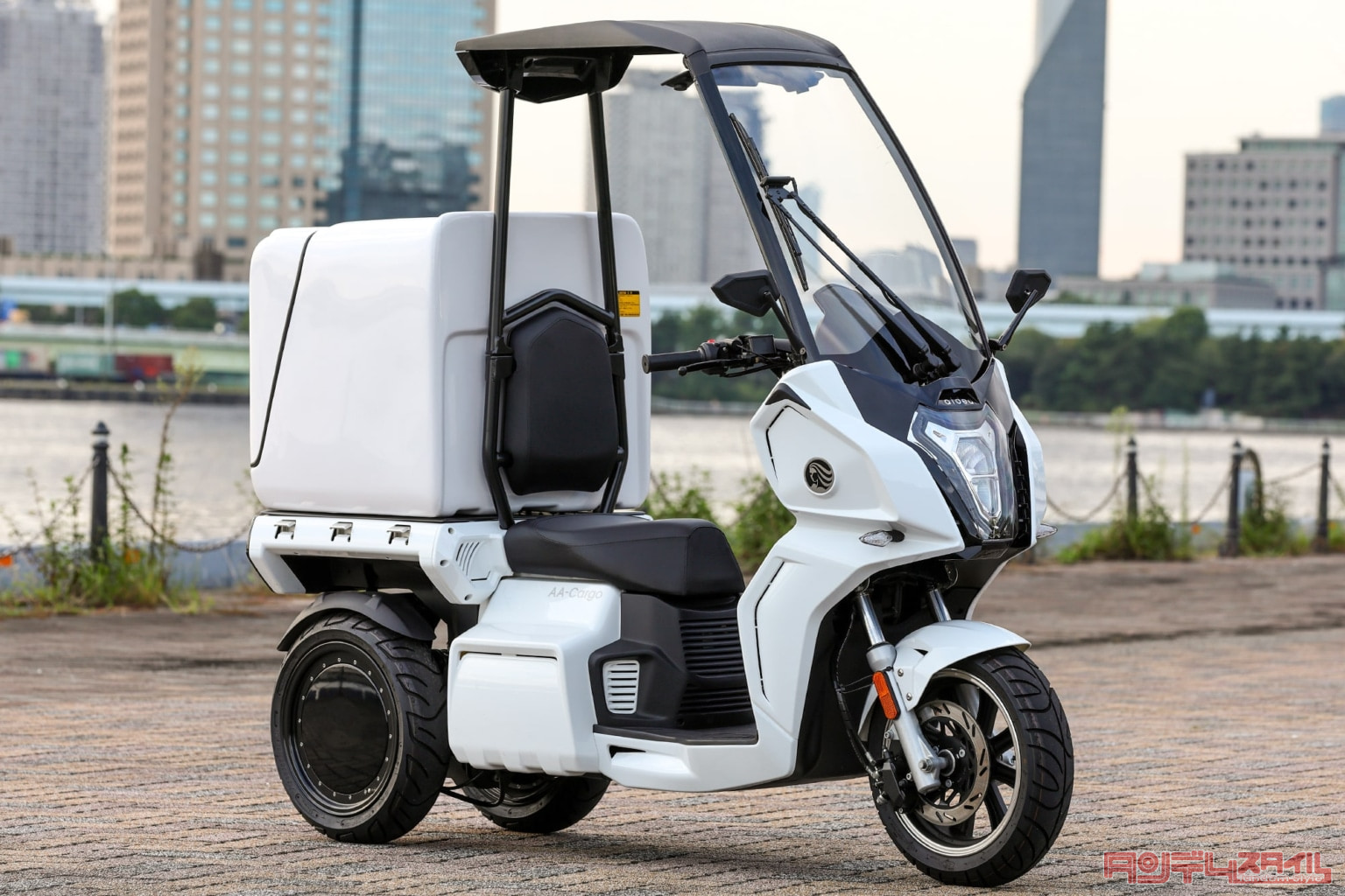 AIDEA AA-CARGO β4 ：電動ならではの加速が楽しる大容量のカーゴスペースが魅力の1台 - バイク車両インプレ・解説 - タンデムスタイル