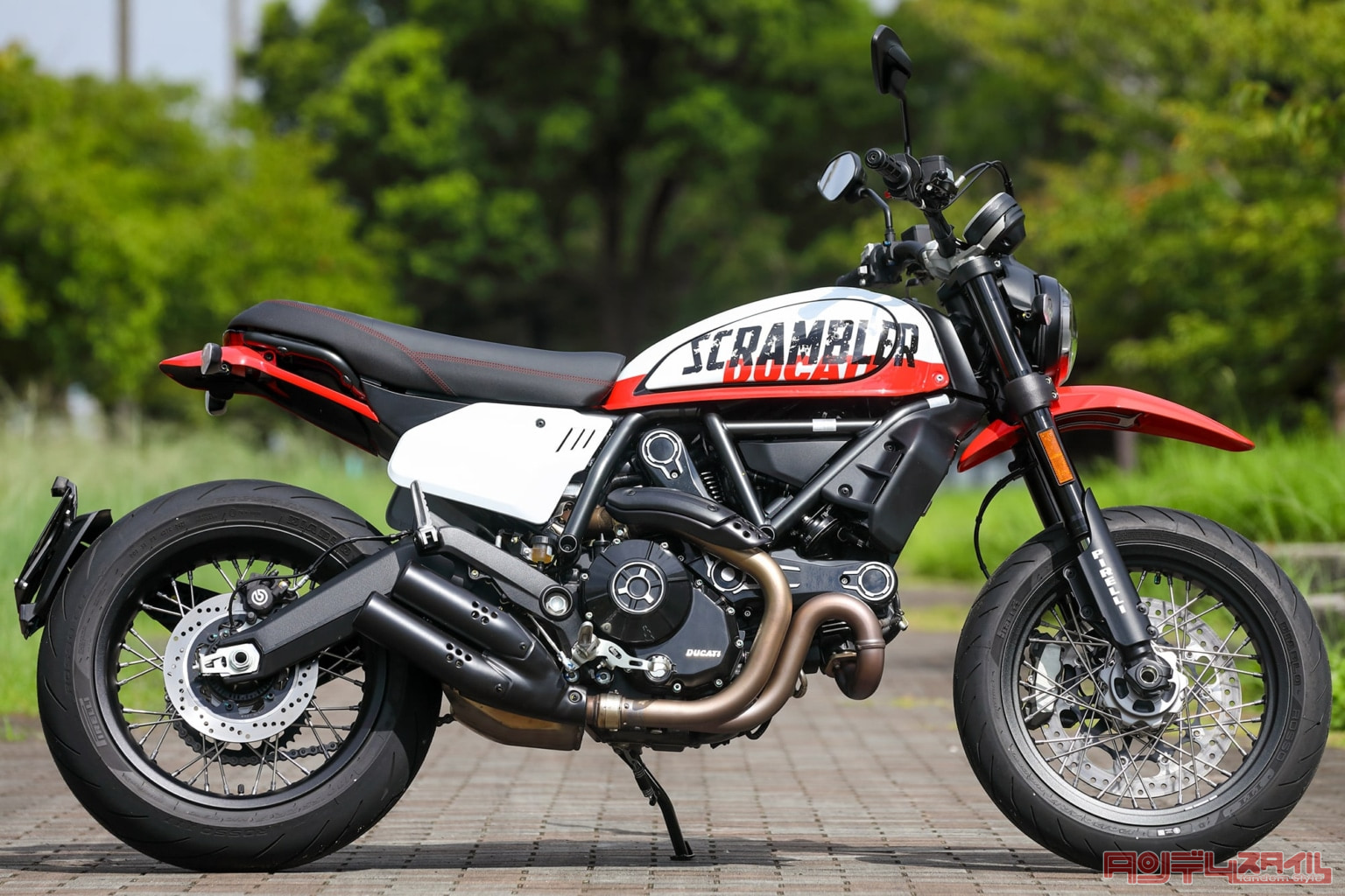 DUCATI SCRAMBLER URBAN MOTARD ：乗り手をさらに走りたい気持ちにさせるワクワク感のあるスポーティモデル - バイク ...