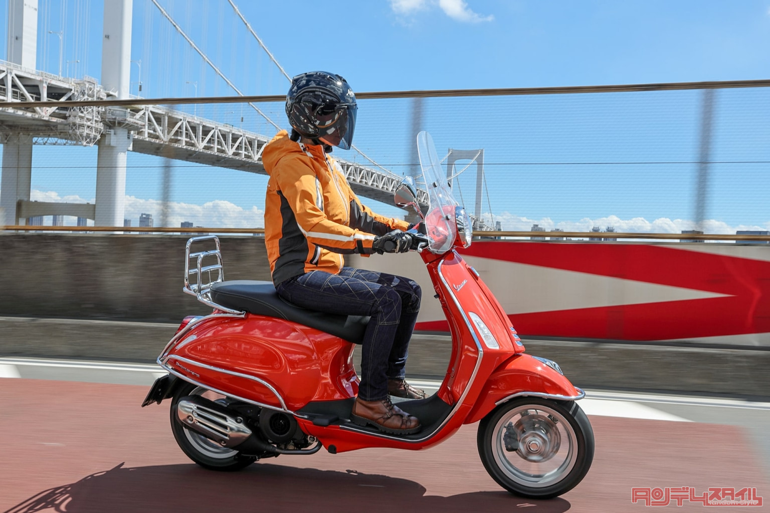 VESPA PRIMAVERA 150 ABS ：昔ながらの独特な乗り味でパワフルな走りを見せてくれる - バイク車両インプレ・解説 - タンデムスタイル