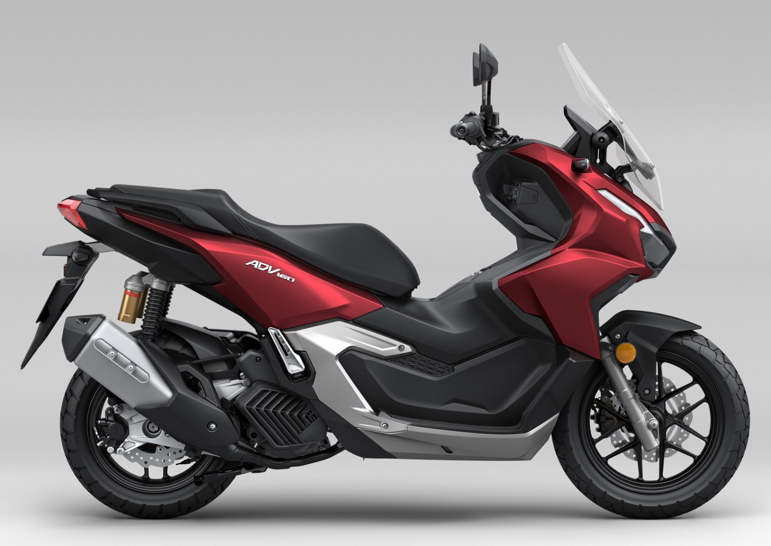 ADV150がフルモデルチェンジでADV160に。排気量156㎤のeSP+エンジンを採用 - バイクニュース - タンデムスタイル