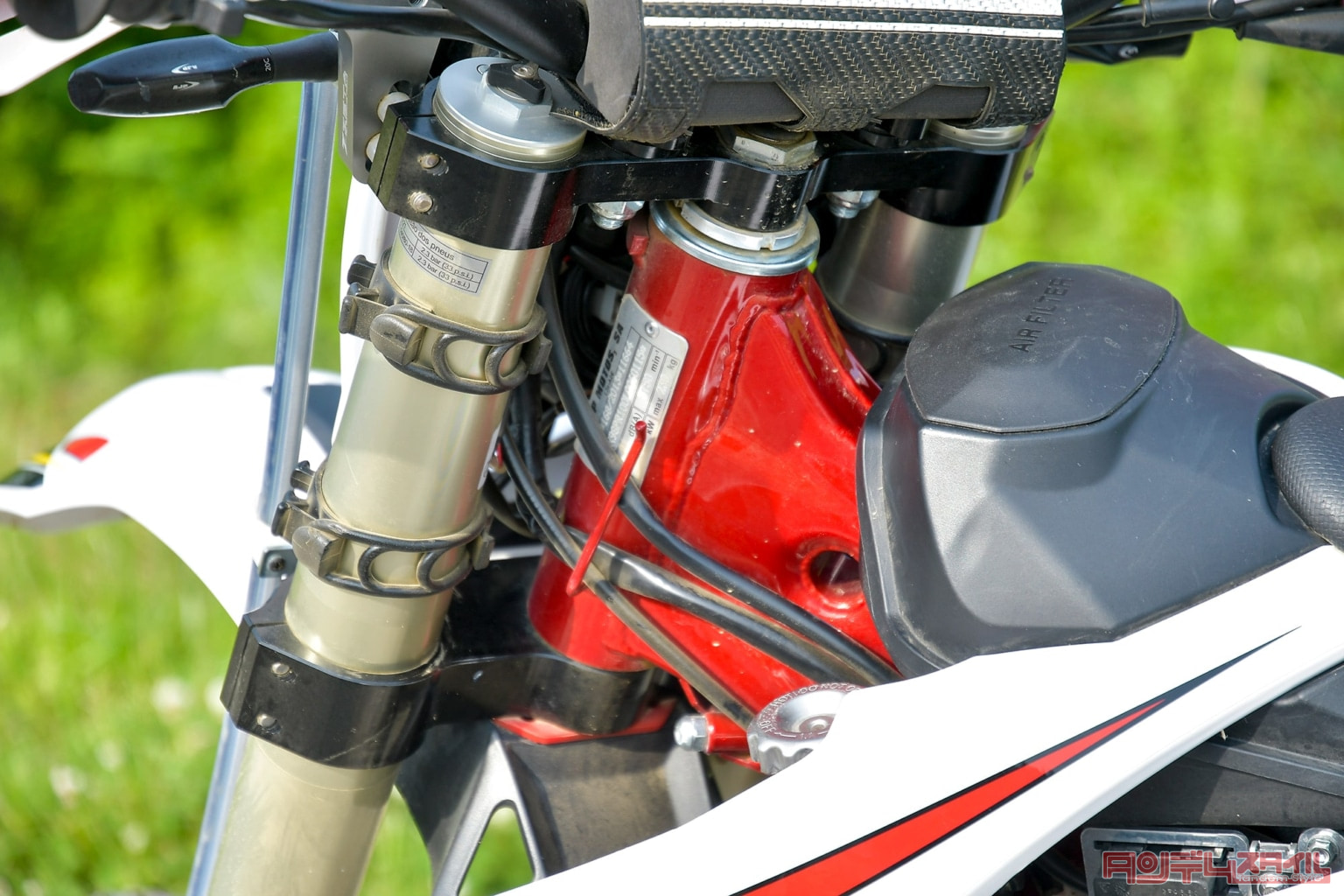 AJP SPR250 - 2ページ目 (2ページ中) ：“扱いやすさ”は大きな魅力である - バイク車両インプレ・解説 - タンデムスタイル