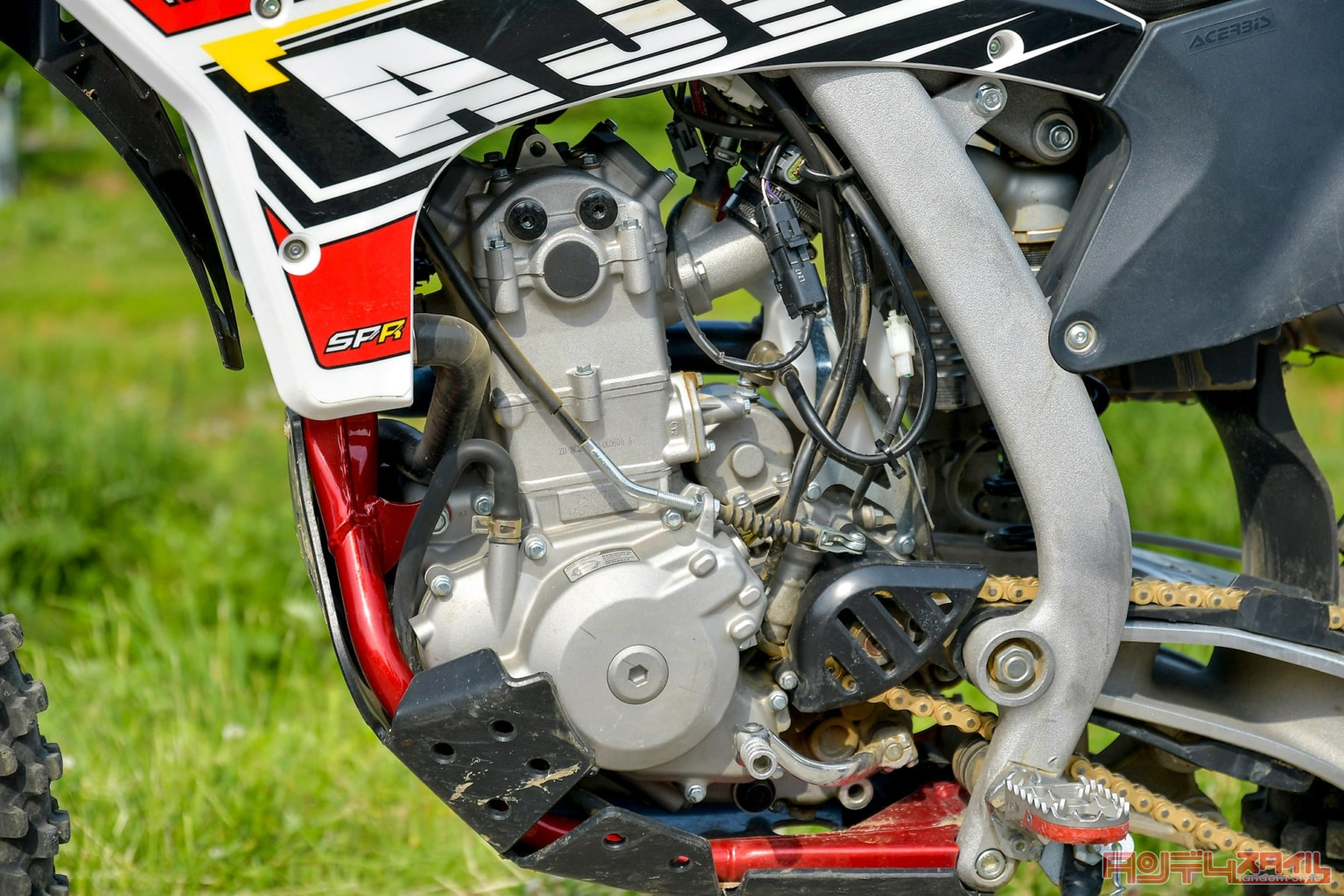 AJP SPR250 - 2ページ目 (2ページ中) ：“扱いやすさ”は大きな魅力である - バイク車両インプレ・解説 - タンデムスタイル