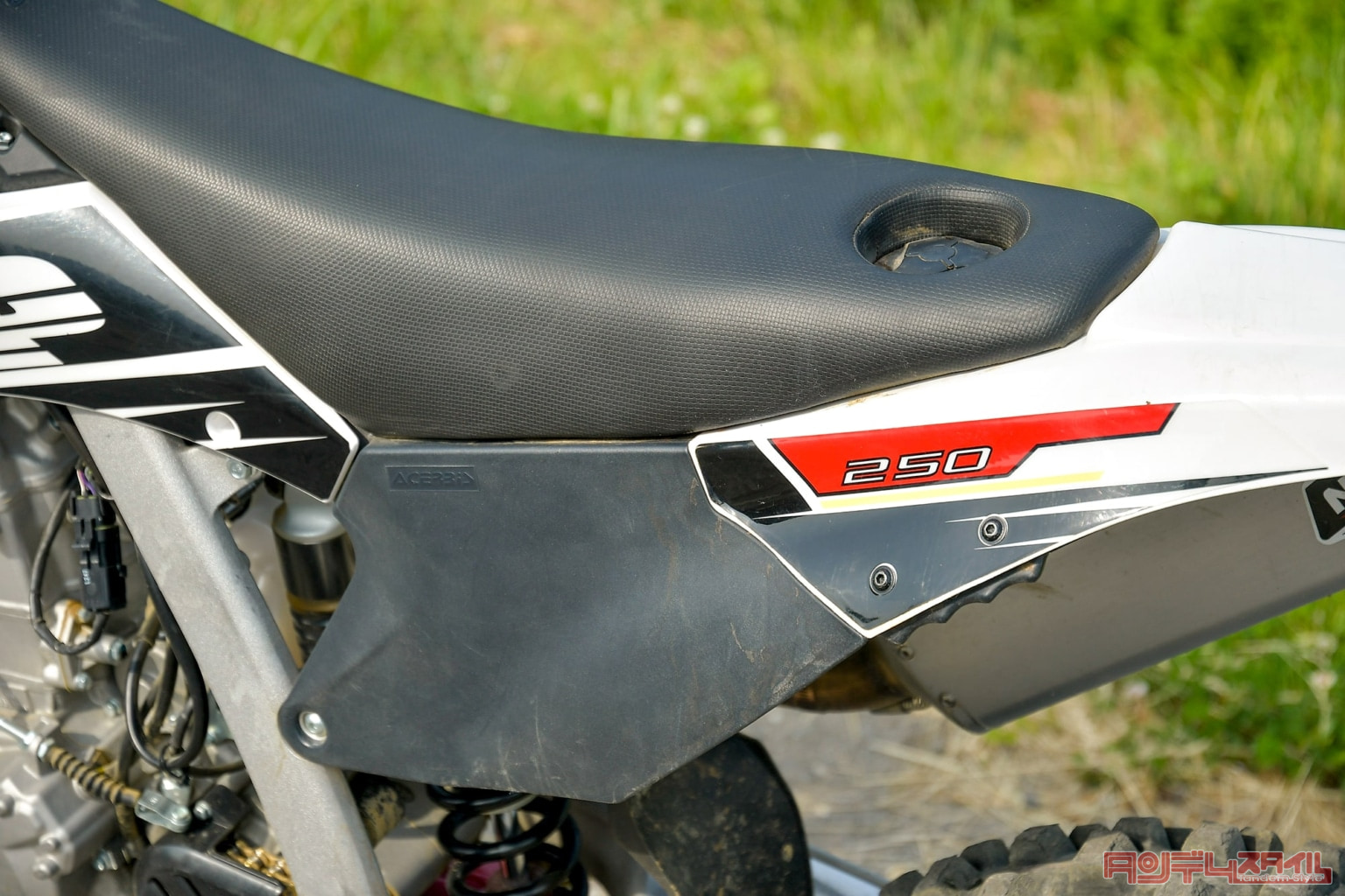 AJP SPR250 - 2ページ目 (2ページ中) ：“扱いやすさ”は大きな魅力である - バイク車両インプレ・解説 - タンデムスタイル