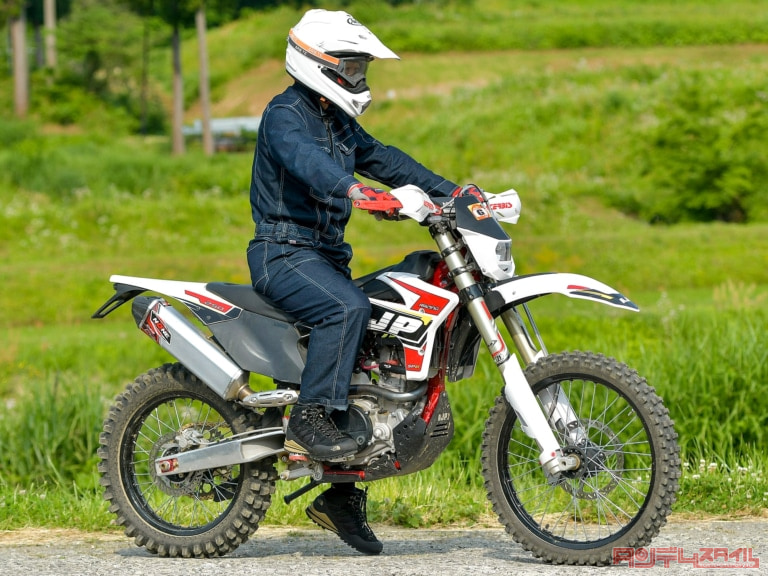 AJP SPR250 - 2ページ目 (2ページ中) ：“扱いやすさ”は大きな魅力である - バイク車両インプレ・解説 - タンデムスタイル