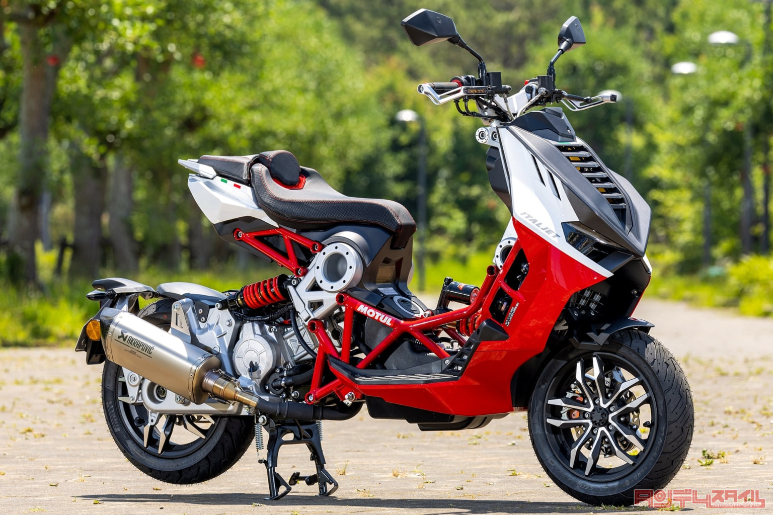 ITALJET DRAGSTER 125 ：走ること自体に楽しさを感じさせてくれる - バイク車両インプレ・解説 - タンデムスタイル