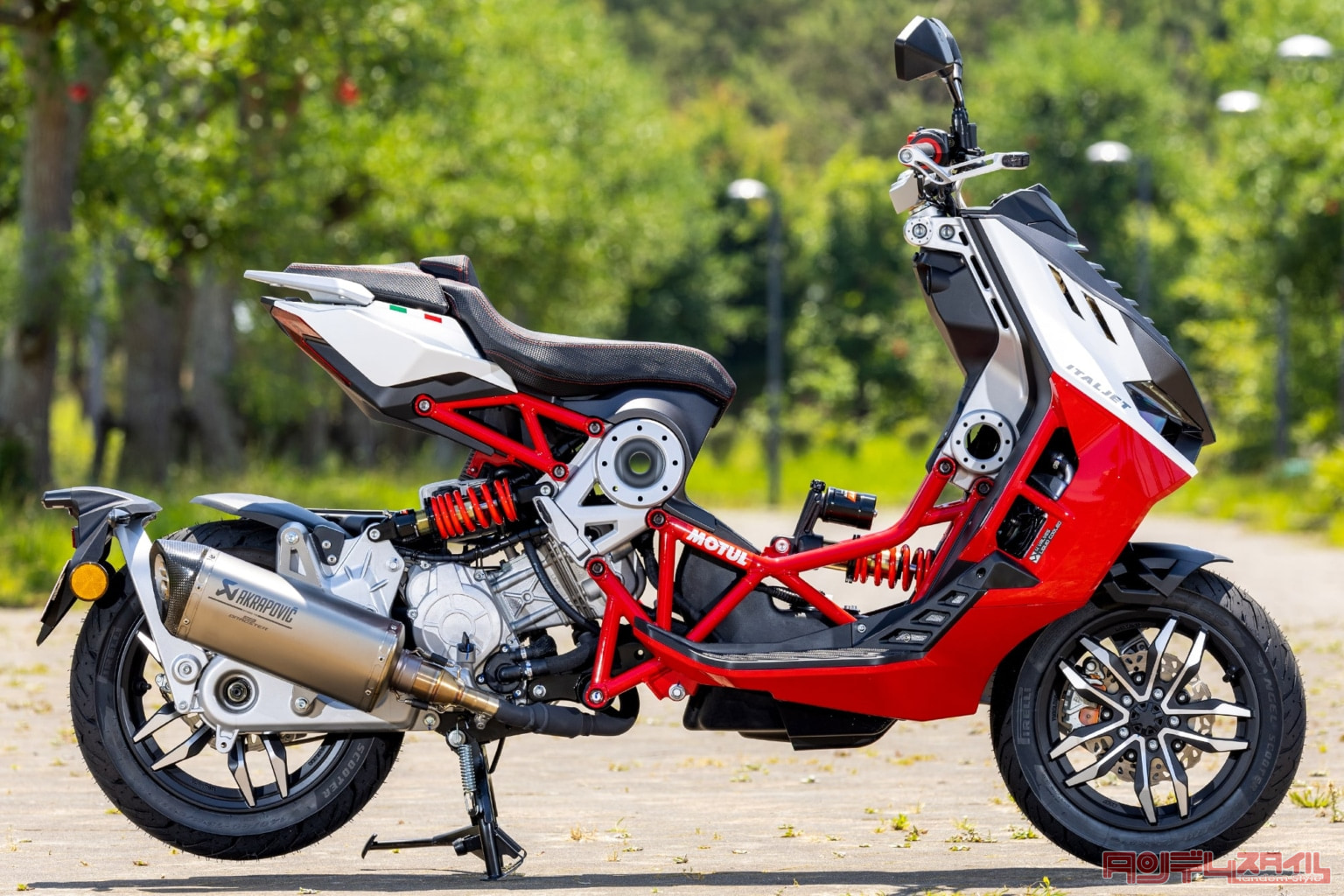 ITALJET DRAGSTER 125 ：走ること自体に楽しさを感じさせてくれる - バイク車両インプレ・解説 - タンデムスタイル