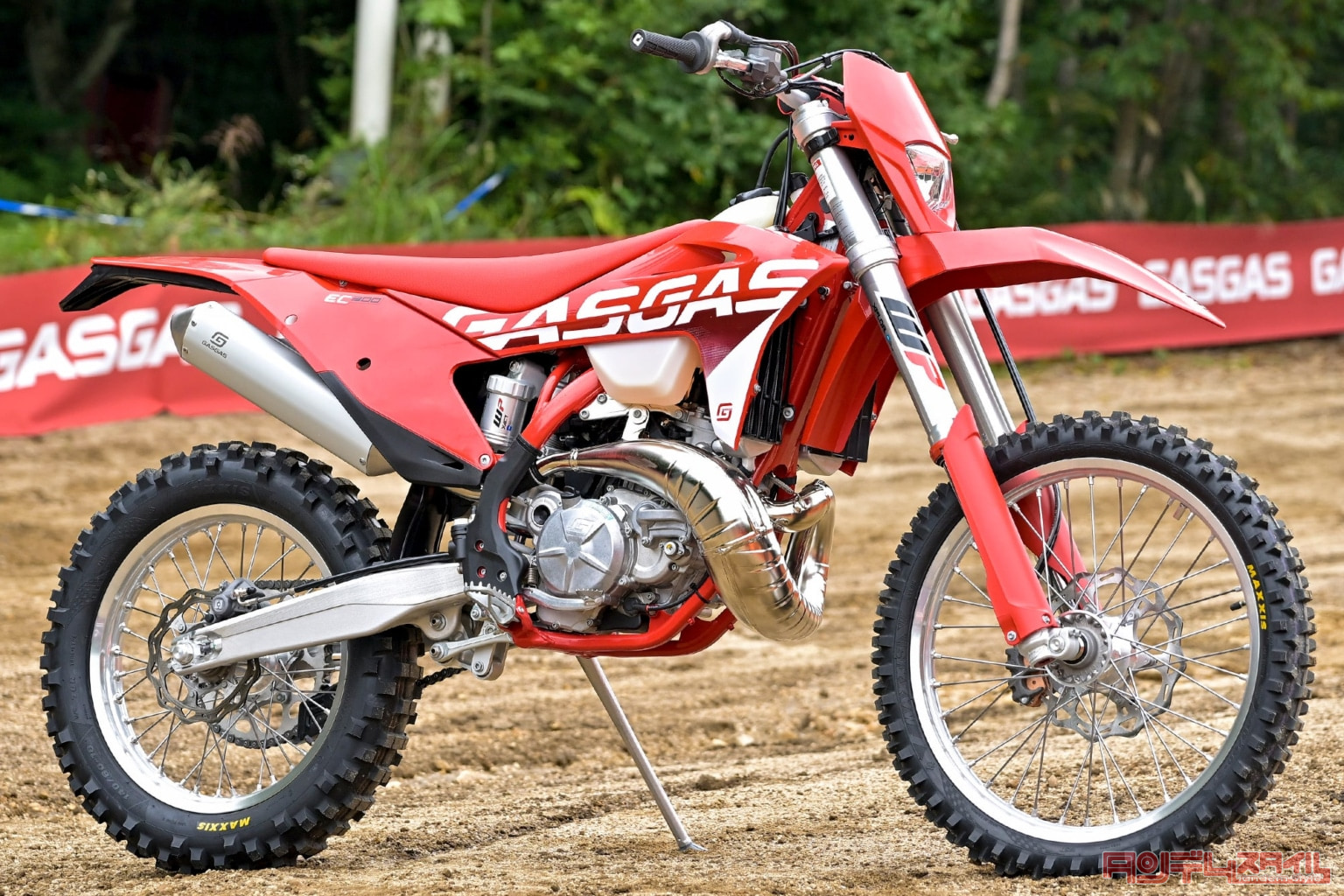 GASGAS EC250F / EC300 - 2ページ目 (2ページ中) ：2ストは4ストの倍近いパワー！ - バイク車両インプレ・解説 ...