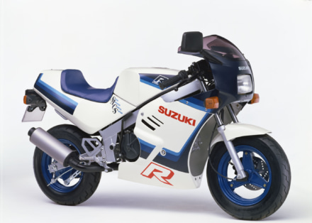 懐かしのカテゴリーを振り返る。みんな大好き50㏄!! SUZUKI GS50（2005） ： - バイク車両インプレ・解説 - タンデムスタイル