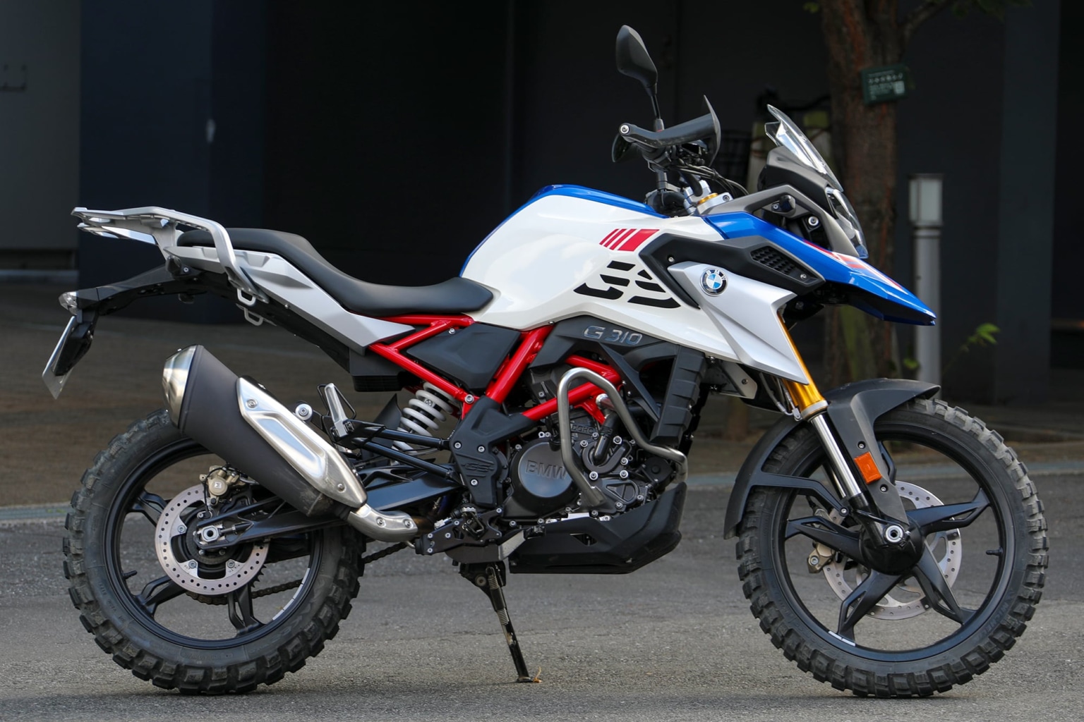 BMW G310GS ：乗り手の操作に素直に応えてくれるレスポンスのいいアドベンチャーモデル - バイク車両インプレ・解説 - タンデムスタイル