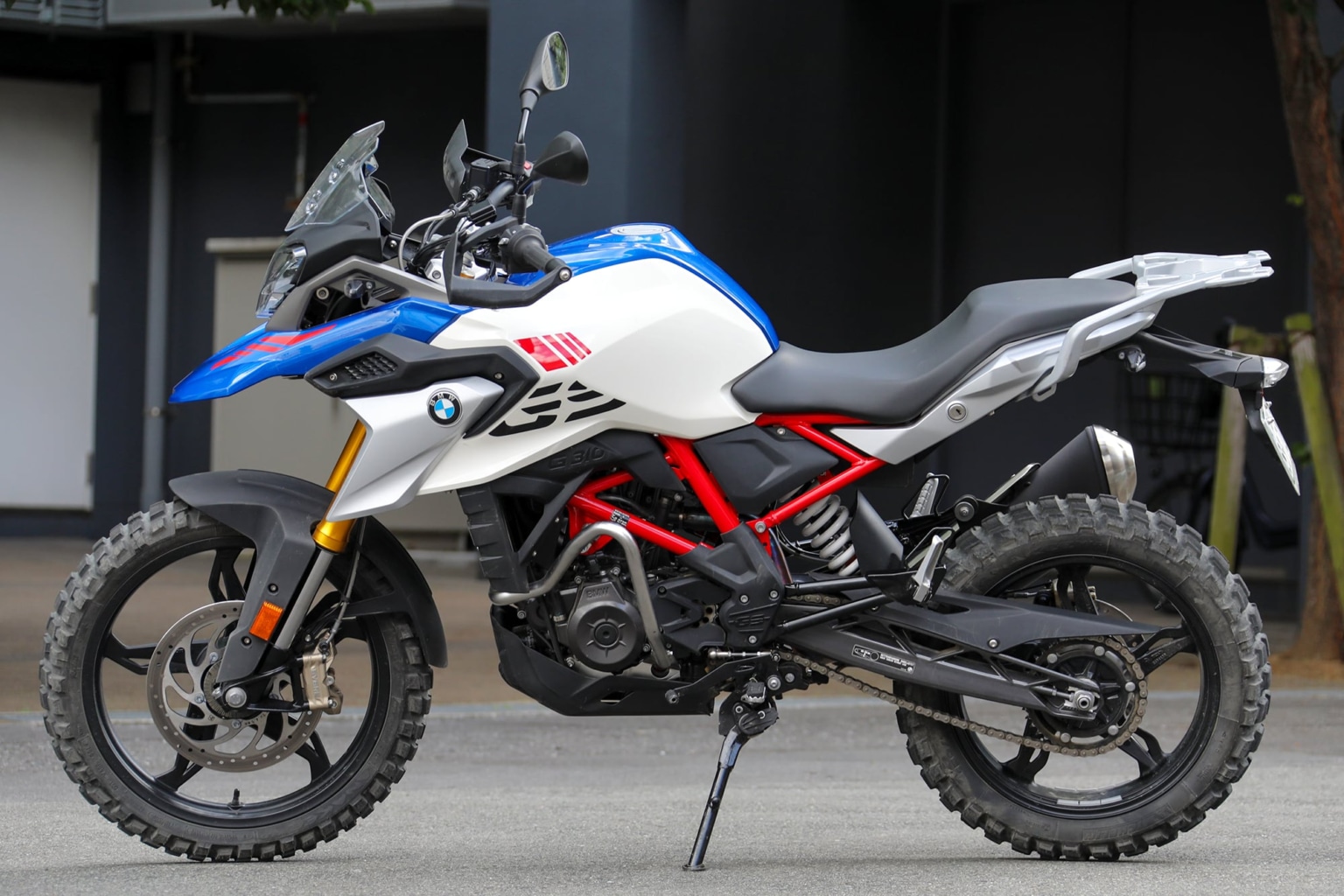 BMW G310GS ：乗り手の操作に素直に応えてくれるレスポンスのいいアドベンチャーモデル - バイク車両インプレ・解説 - タンデムスタイル