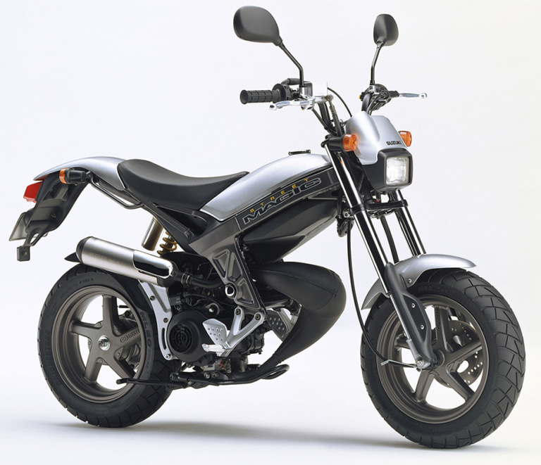 懐かしのカテゴリーを振り返る。みんな大好き50㏄!! SUZUKI GS50（2005） ： - バイク車両インプレ・解説 - タンデムスタイル