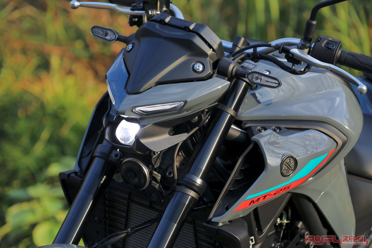 YAMAHA MT-25 ABS ：軽い車体と元気なエンジンは街中走行も楽しませてくれる - バイク車両インプレ・解説 - タンデムスタイル