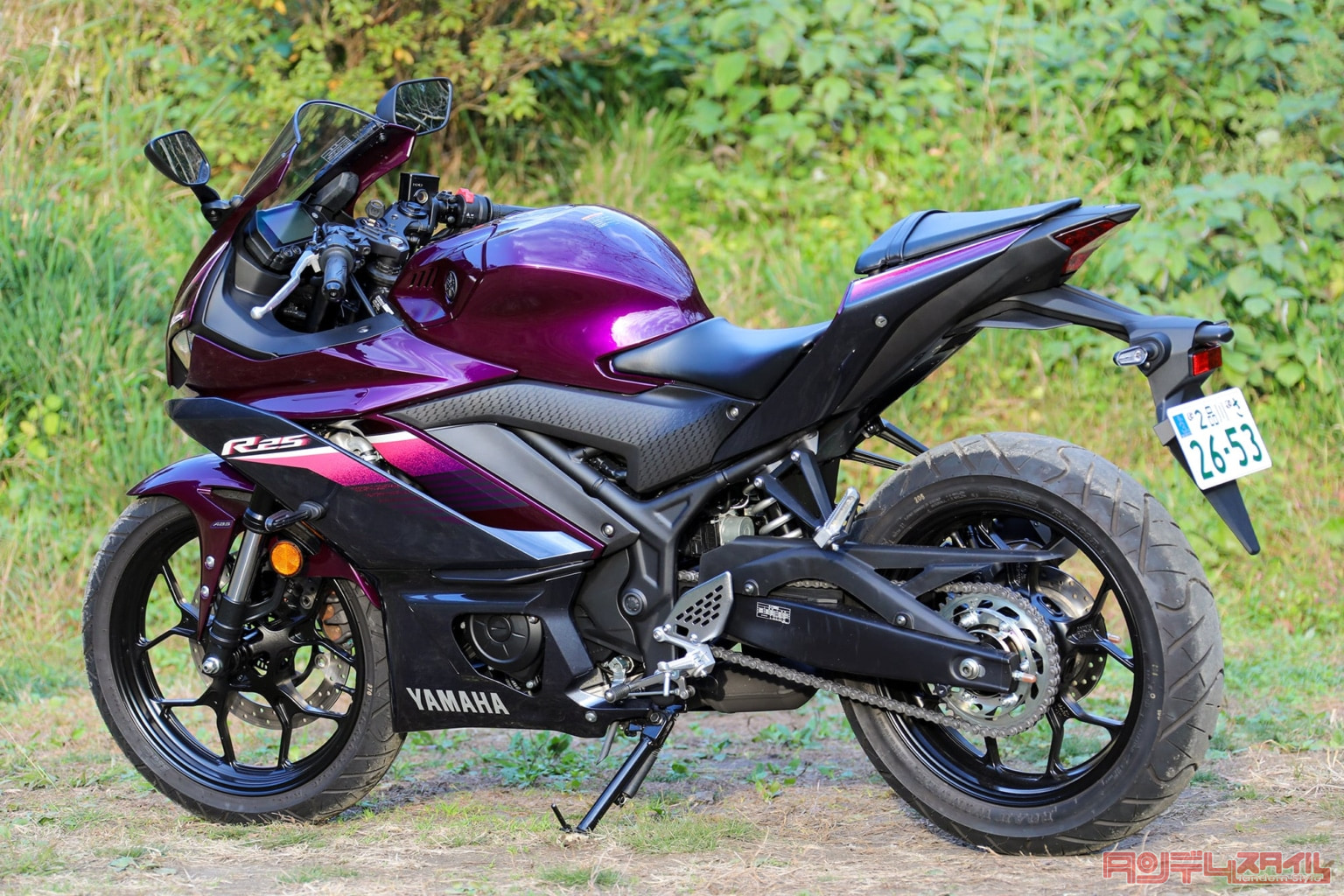 YAMAHA YZF-R25 ABS ：低回転から十分なトルクがありビギナーにもやさしい乗り心地 - バイク車両インプレ・解説 - タンデムスタイル