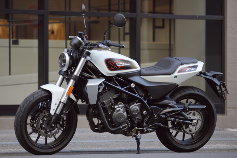HARLEY-DAVIDSON X350 ：フラットトラックを意識したスポーティさが魅力 - バイク車両インプレ・解説 - タンデムスタイル