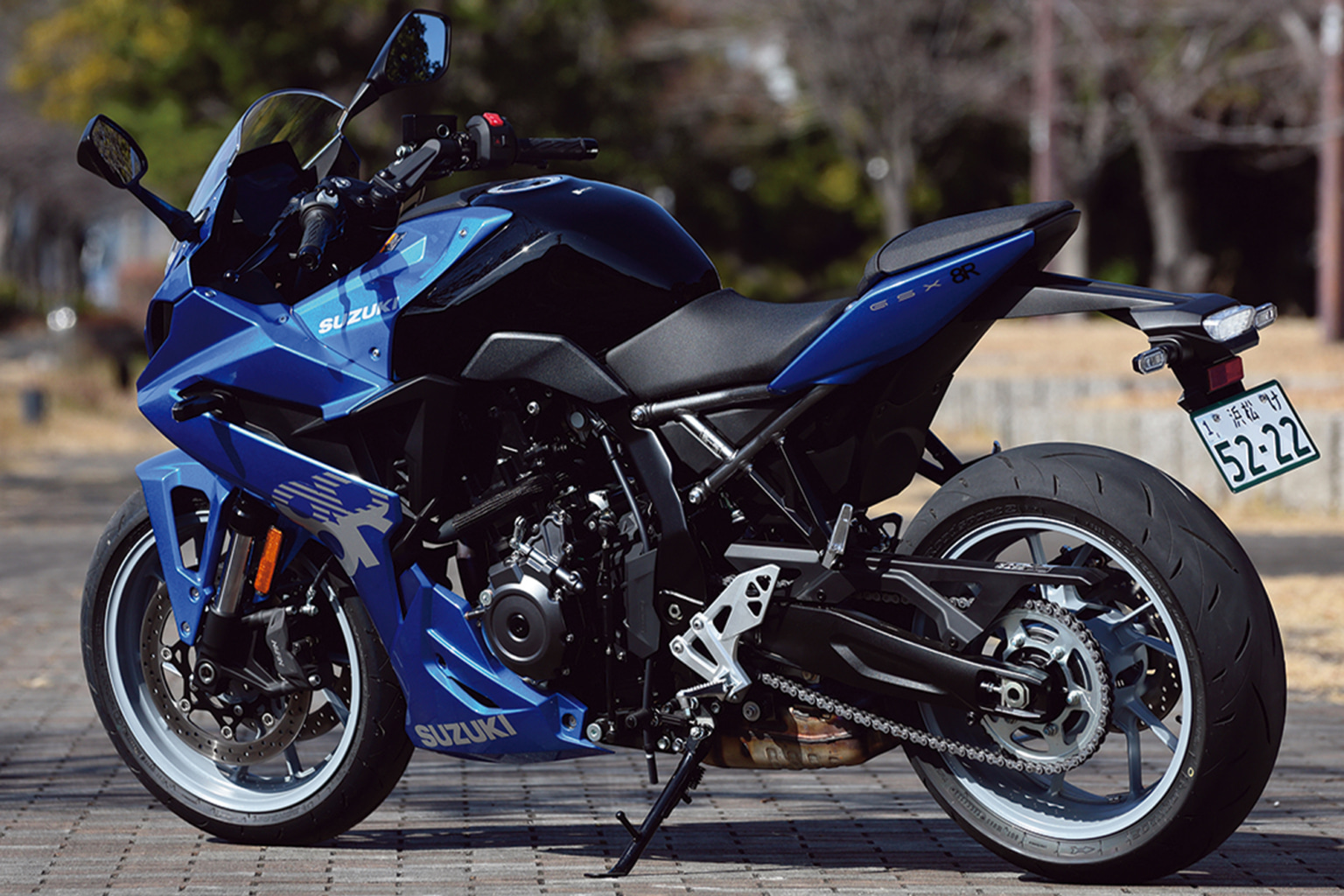 SUZUKI GSX-8R ：街でも峠でも自由自在。扱いやすいパワーとハンドリング - バイク車両インプレ・解説 - タンデムスタイル