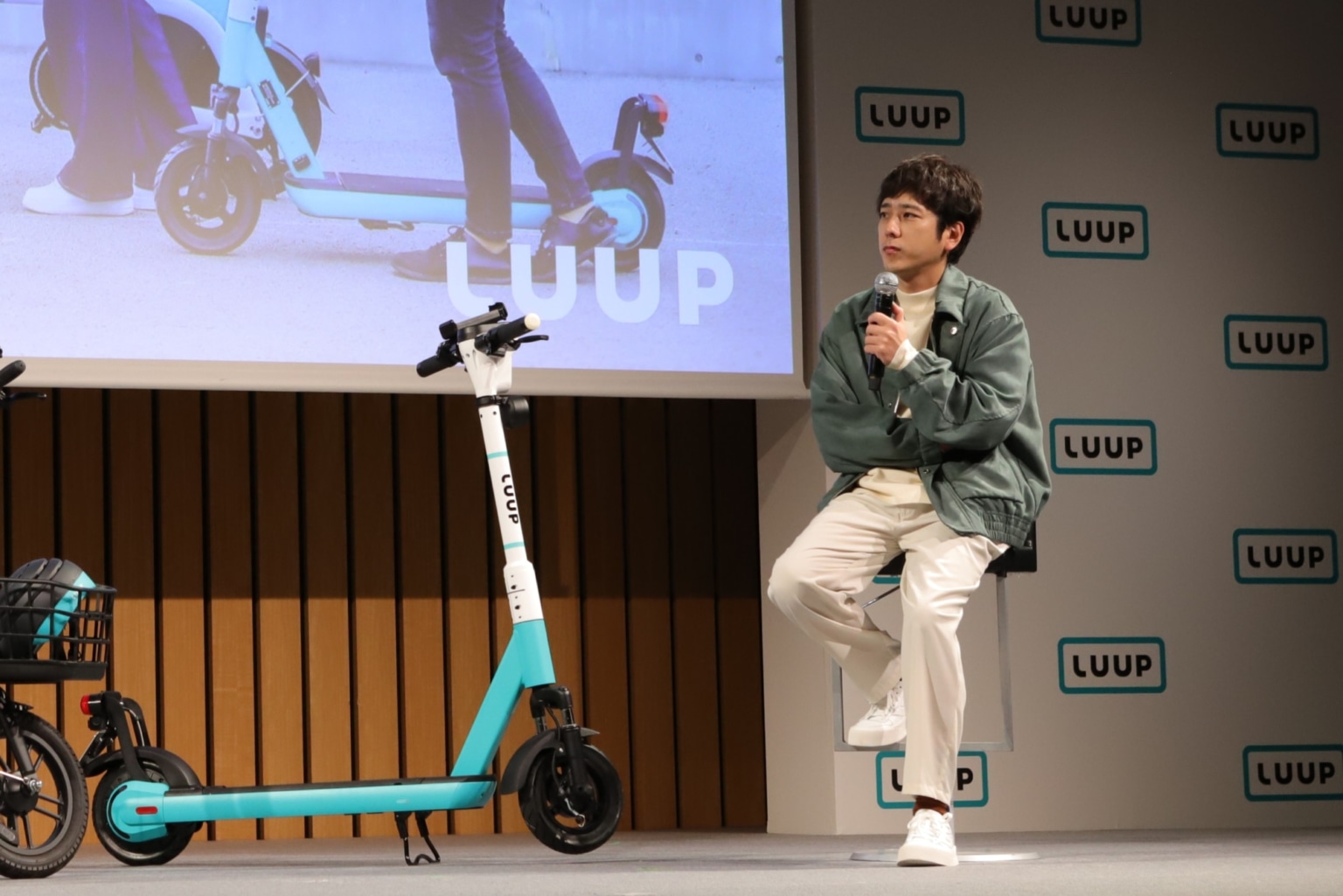 電動モビリティ“LUUP”の初CMキャラクターは二宮和也！ 普段から愛用するLUUPに対するニノの思いとは？ - バイクニュース - タンデムスタイル